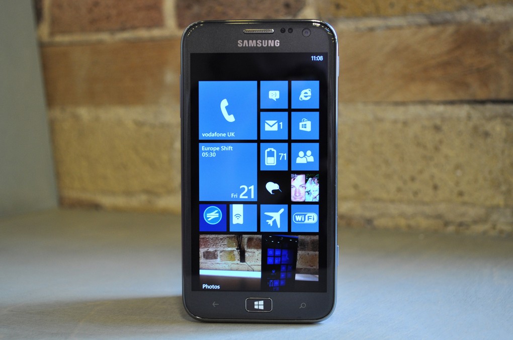 Samsung pode voltar a lançar smartphones com Windows Phone ainda este ...