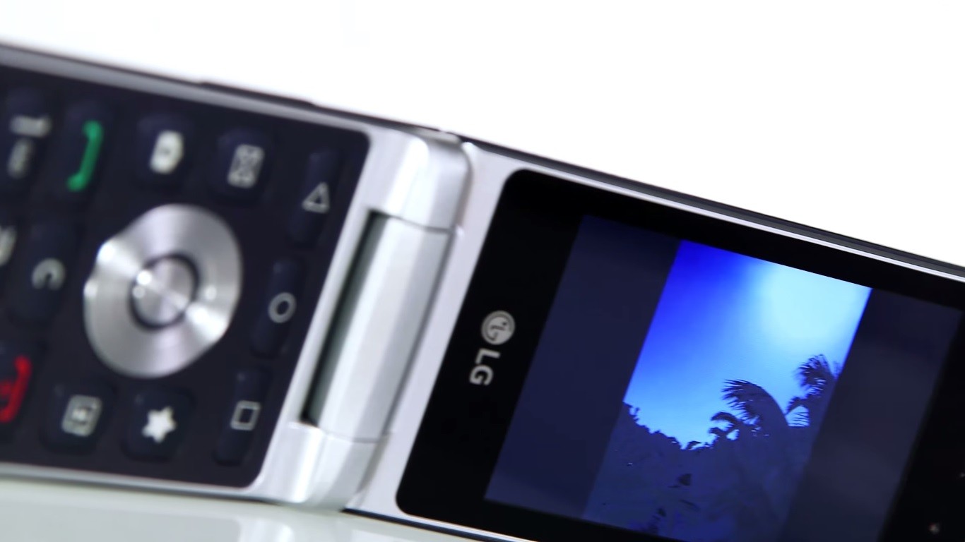 LG publica vídeo destacando qualidades do smartphone flip Wine Smart ...