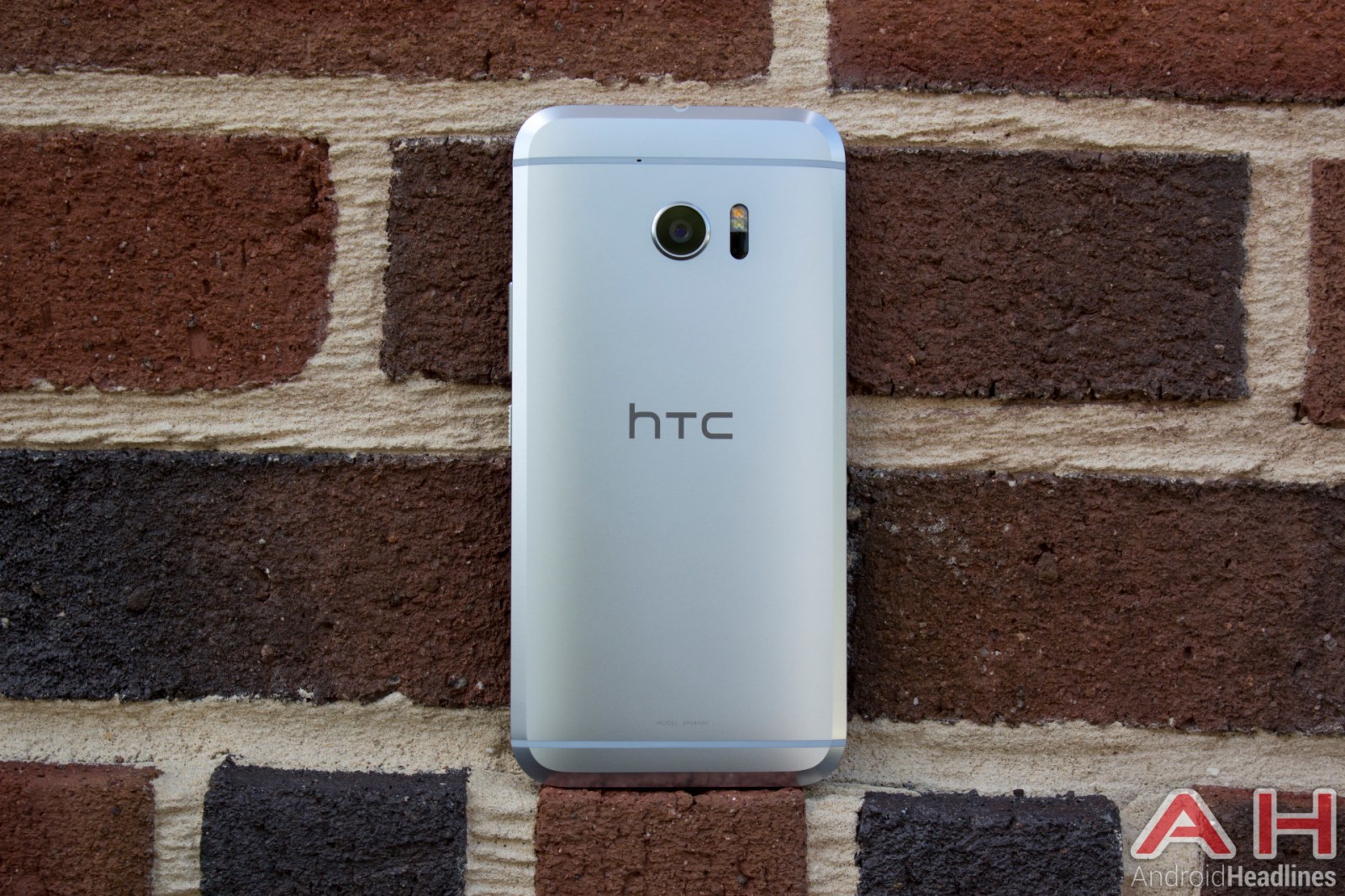 Vazam novas imagens do HTC 10 com Android 7.0 Nougat; update está ...