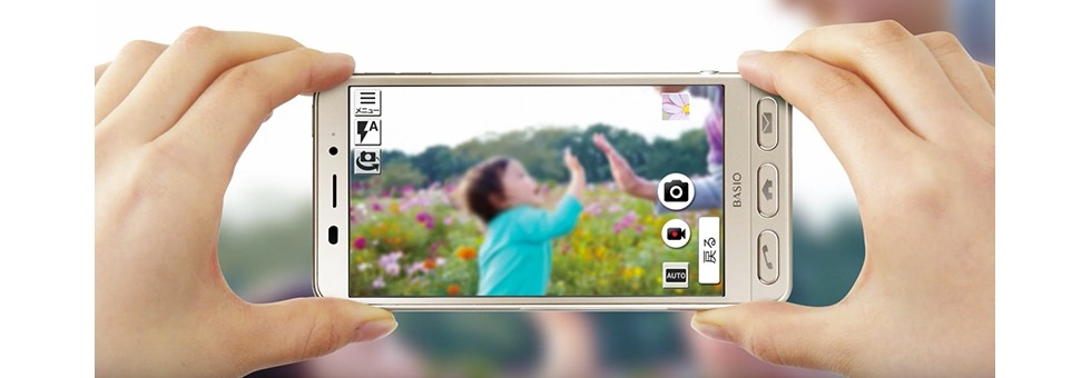 Sharp lança 'Basio 2', seu smartphone especial para idosos ...