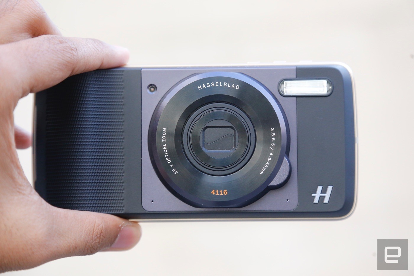 Vídeo apresenta Moto Snap Hasselblad True Zoom com aproximação ótica de ...