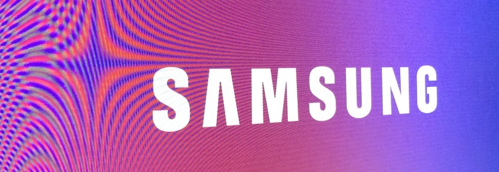 Parece que a Samsung vai lançar uma versão pink de seus smartphones ...