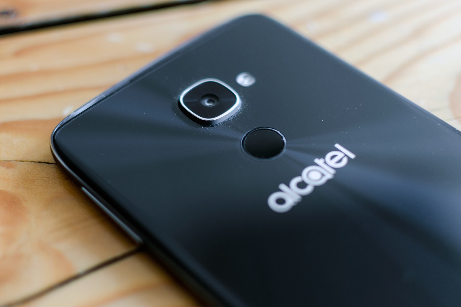 Alcatel lançará Idol 4S com W10M na Europa com outro nome e alto preço ...