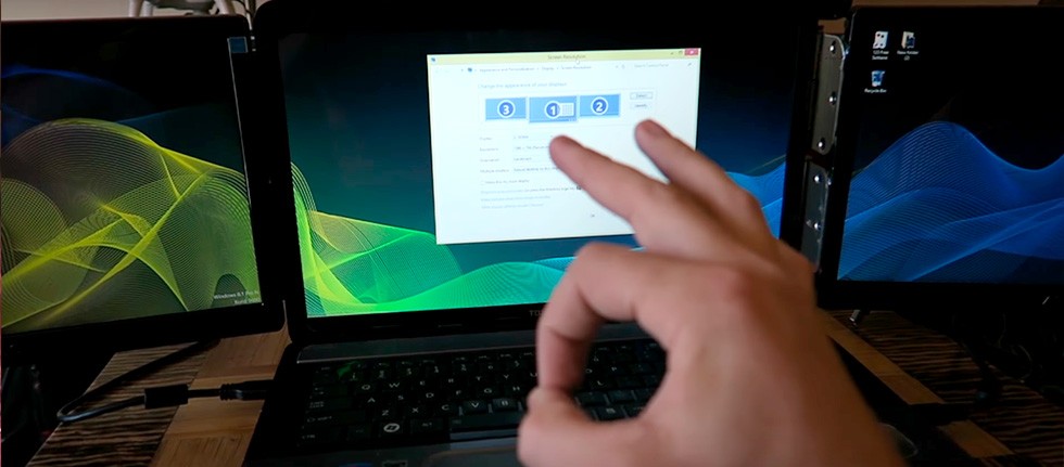 Quer um notebook com três monitores? JerryRigEverything ensina a fazer ...