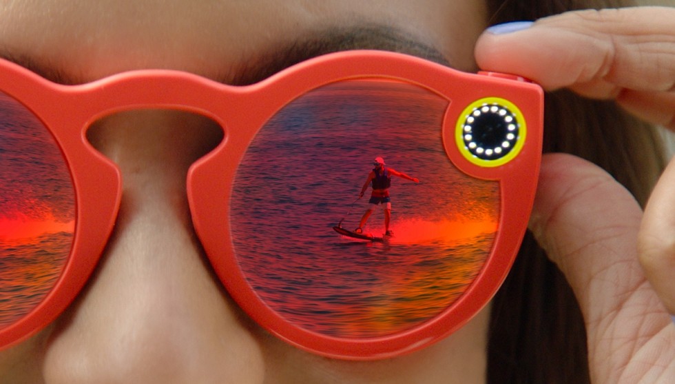 Snapchat prepara lançamento do Spectacles 2 para sair da crise, indicam ...