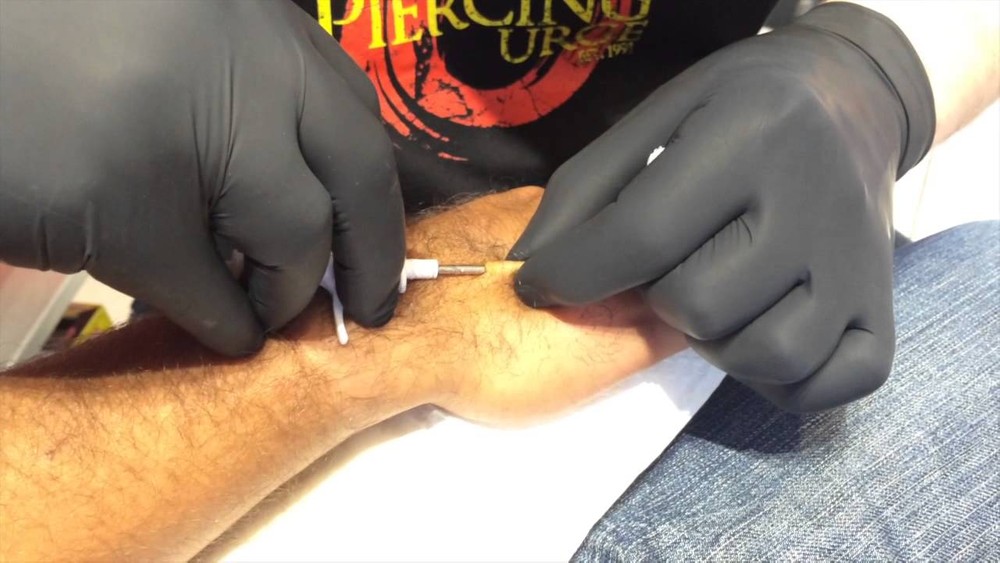 Chip Rfid 666 Marca Da Besta Micro Chips In Sweden Club | TikTok