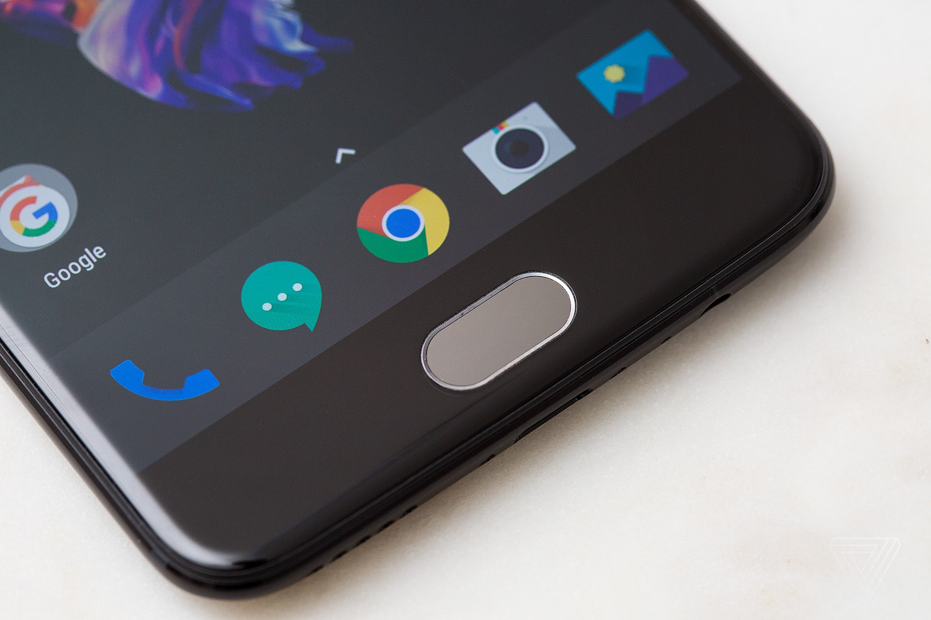 OnePlus 5 tem distribuição de sua versão final do Android Oreo suspensa ...