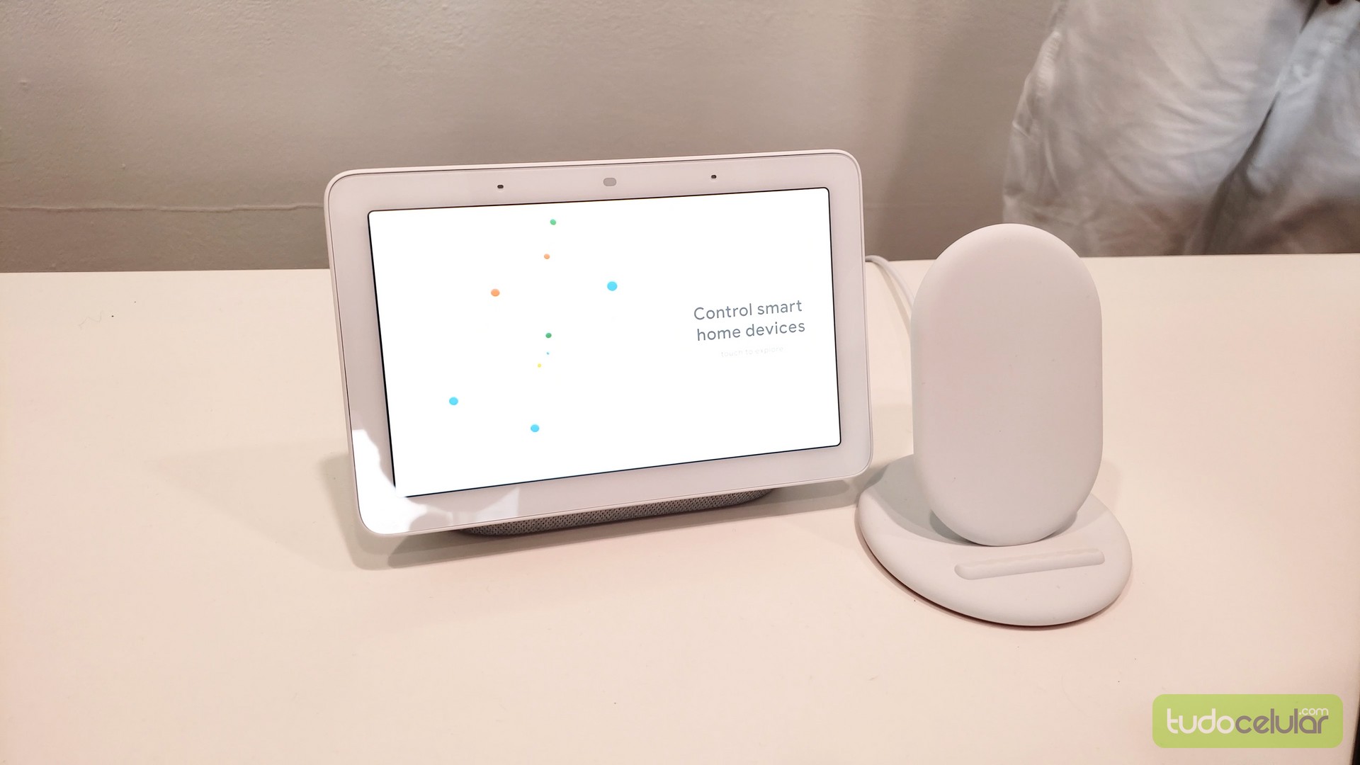 Google vaza versão do Home Hub com câmera Nest em sua loja oficial ...