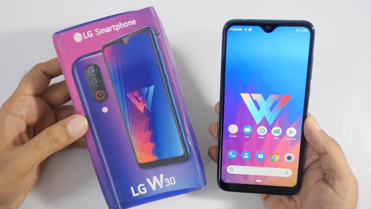 LG W20 surge no Google Play Console revelando painel frontal e ...