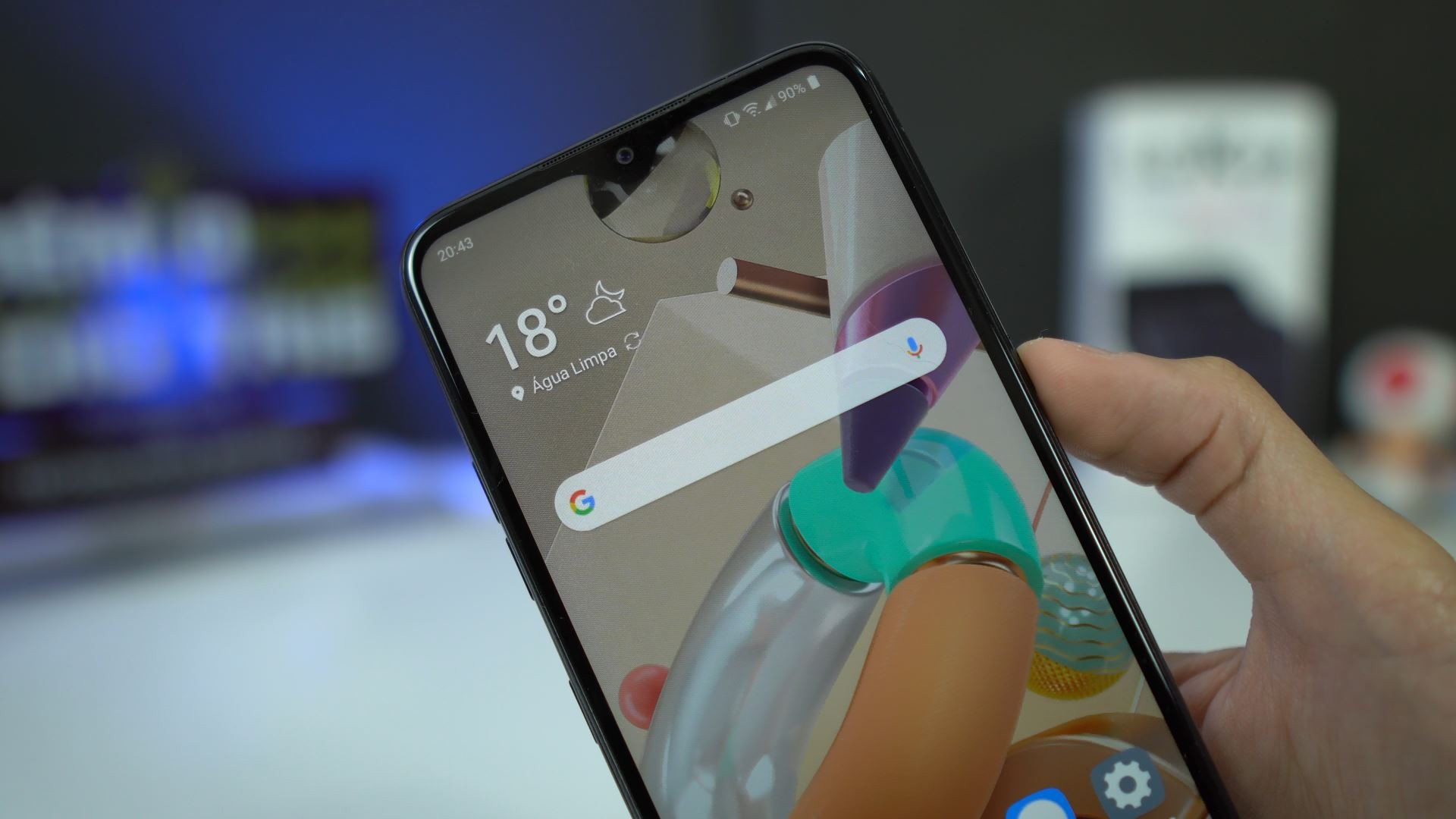 Renderização do LG Q63 e Q83 revelam possível mudança estética dos ...