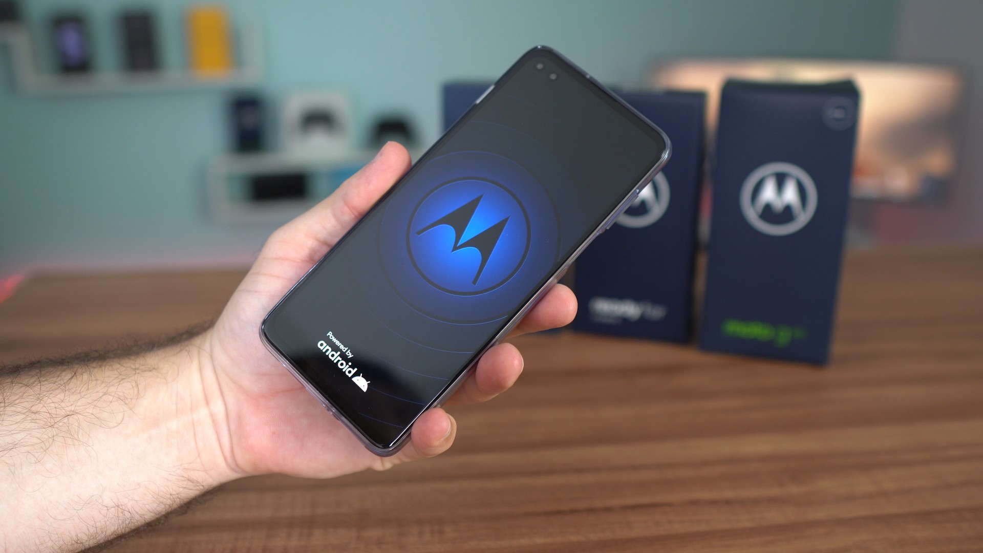 Motorola Moto G200 surge em renderizações e pode ser lançado com ...