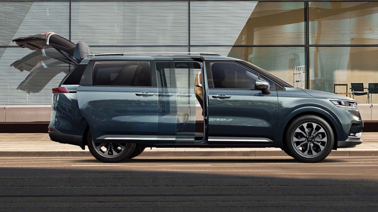 Kia lança nova geração da Carnival no Brasil; minivan de luxo chega com ...