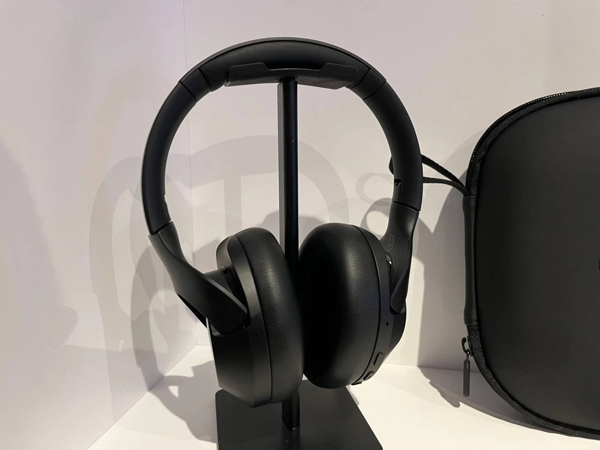 Novos fones sem fio da Philips prometem resistência a água e bateria de ...