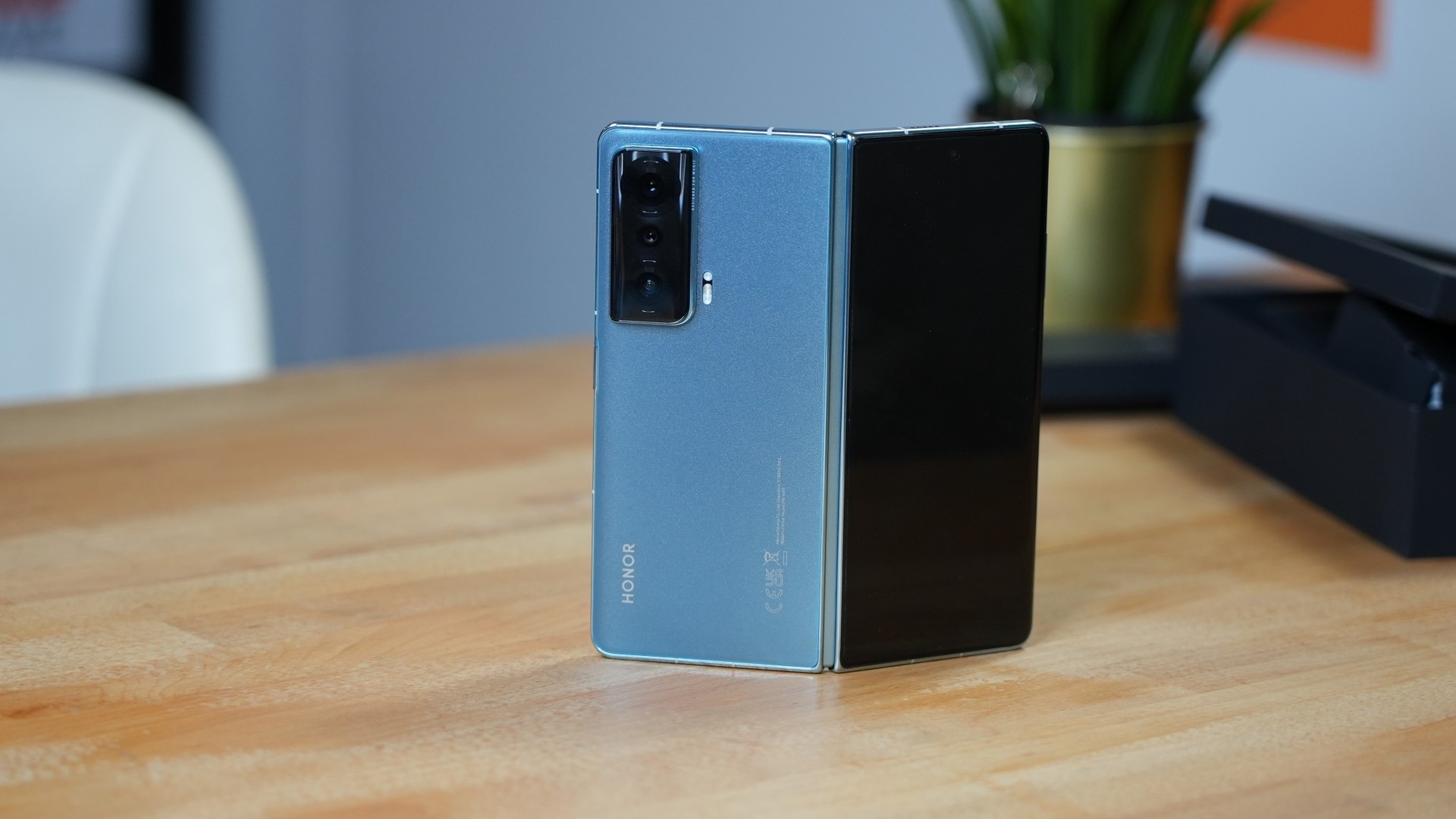 Honor Magic V2 may have 2K LTPO screen and bigger battery among ...