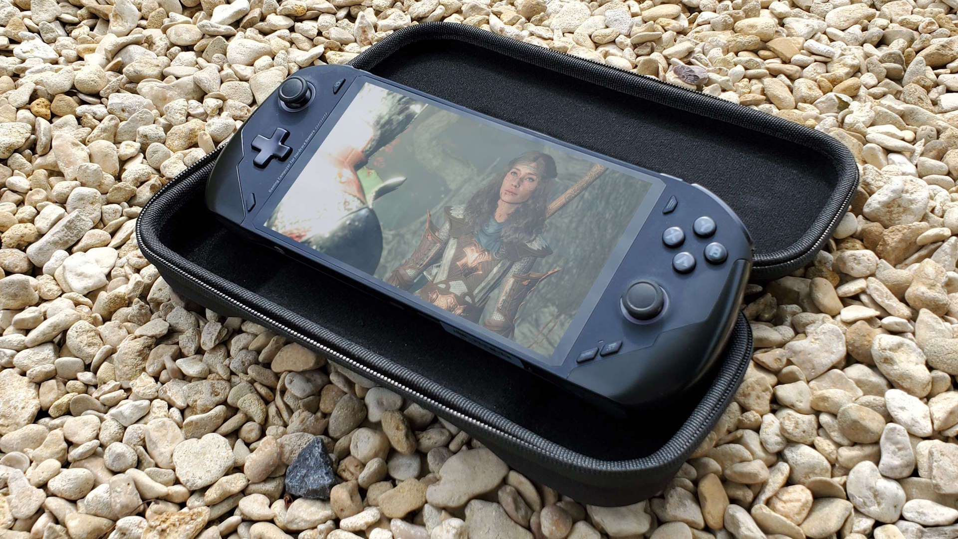 Console ONEXFLY da One-netbook chega ao Indiegogo com Ryzen 7 7840U e ...