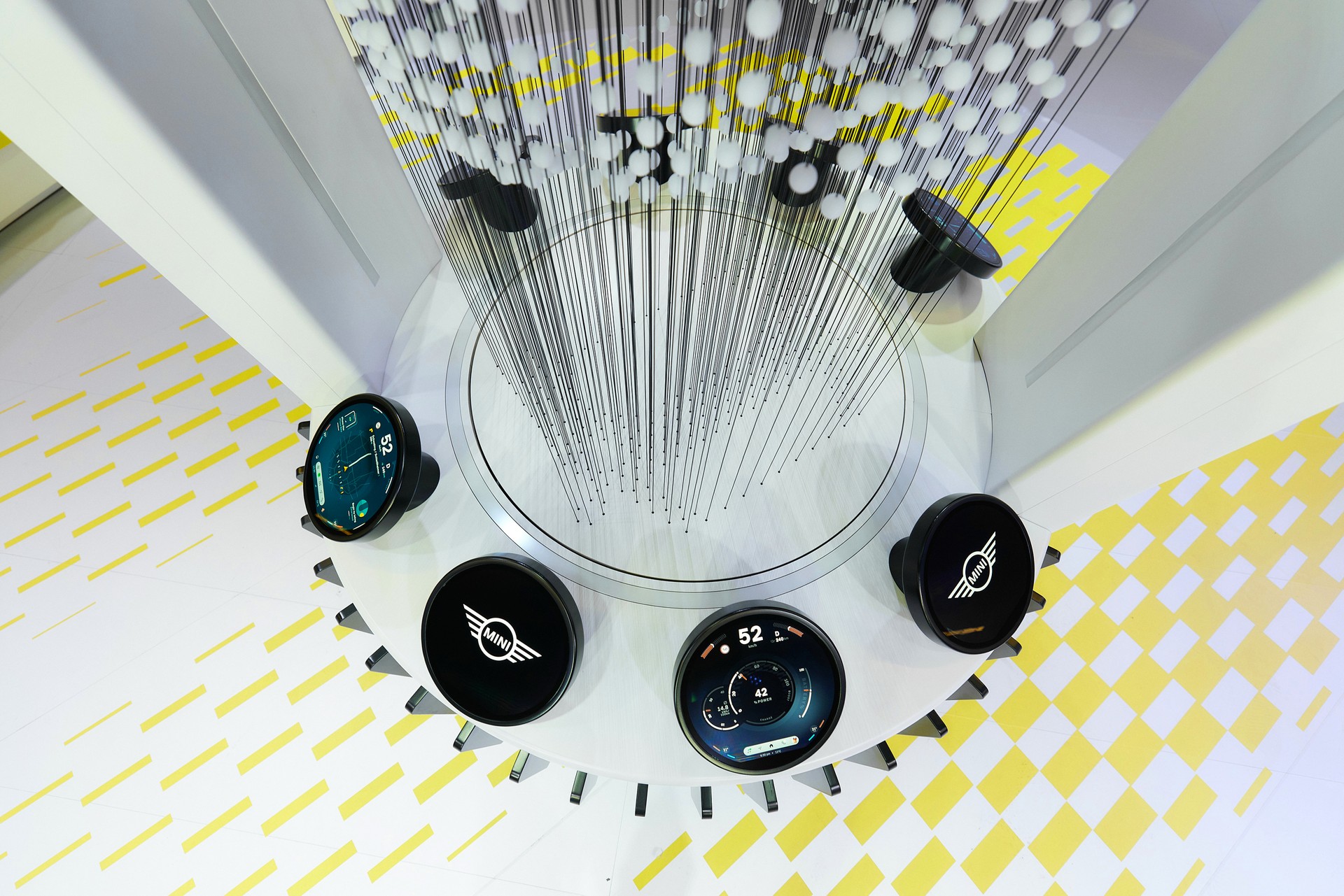 Gamescom 2023: MINI and Samsung introduce round OLED screen for cars ... Gamescom 2023: MINI and Samsung introduce round OLED screen for cars ...