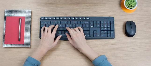 Logitech MK235: compre combo de teclado e mouse com desconto por menos ...